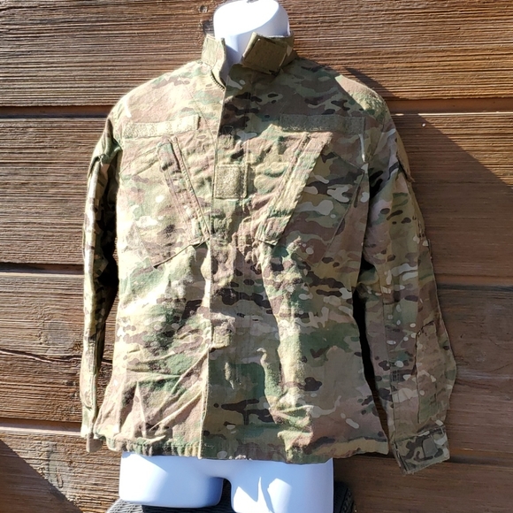 U.S. Army | Jackets & Coats | Like New Us Army Camo Military Issued ...